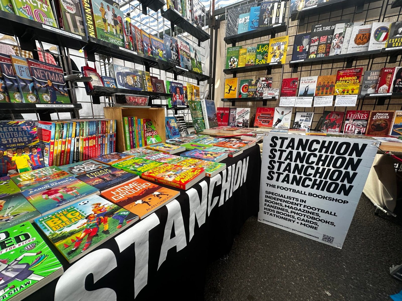 Stanchion nets niche football reads - LiberoGuide